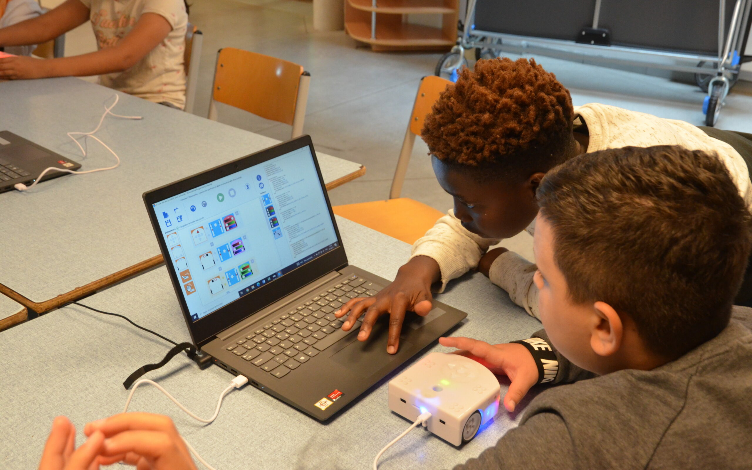 Initiation à la Robotique - Centre de Coopération Éducative